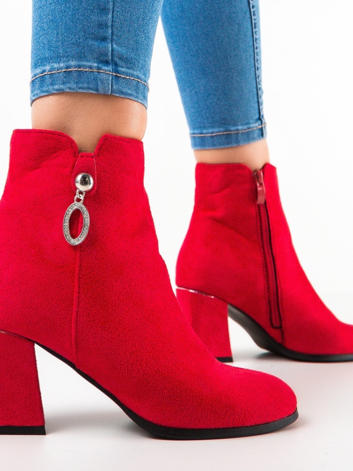 Botine dama Serrano Rosii > Noua colecție este aici