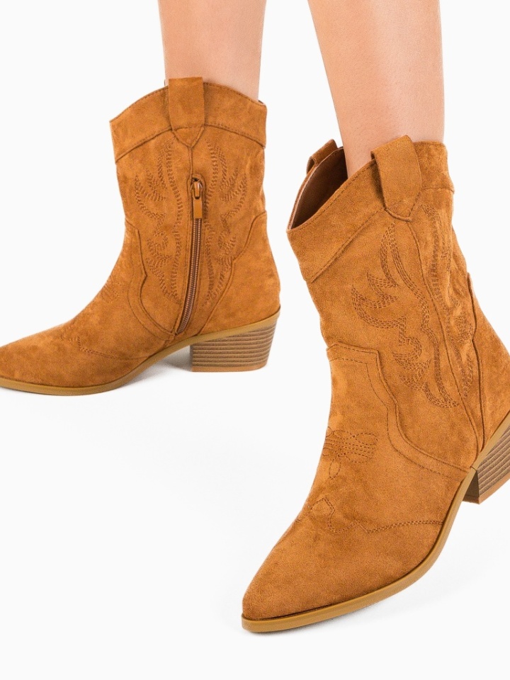 Botine dama Nanda Camel > Noua colecție este aici