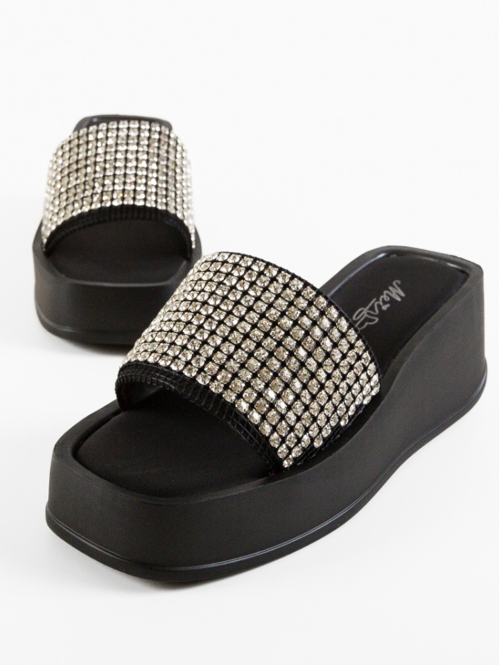 Saboti dama Mushira Negri > Noua colecție este aici