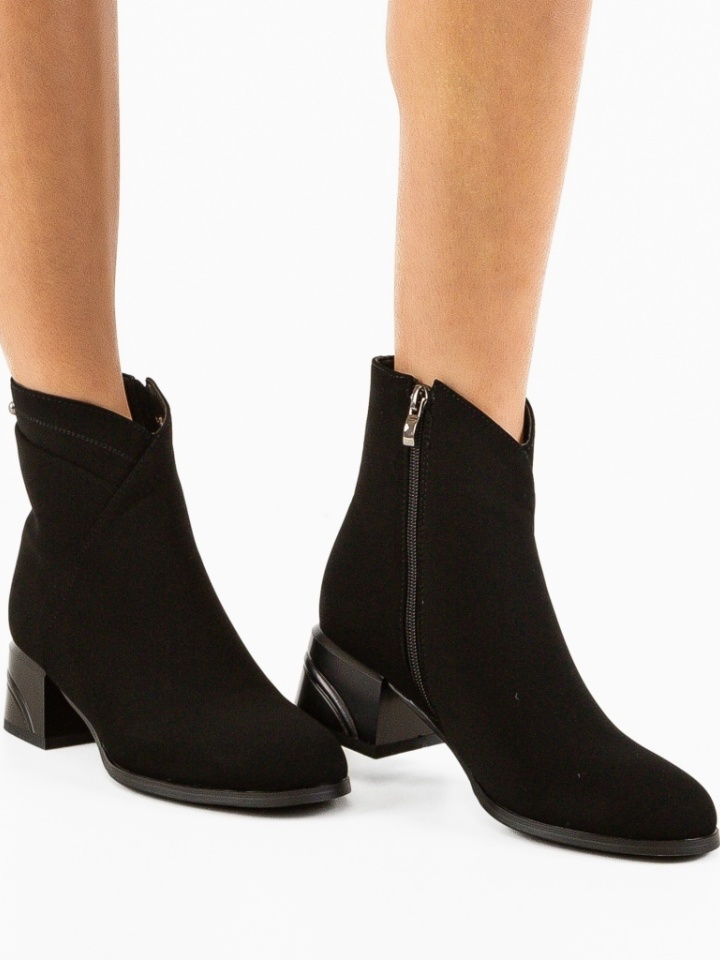 Ботини Kusat Черни > Новата колекция е тук