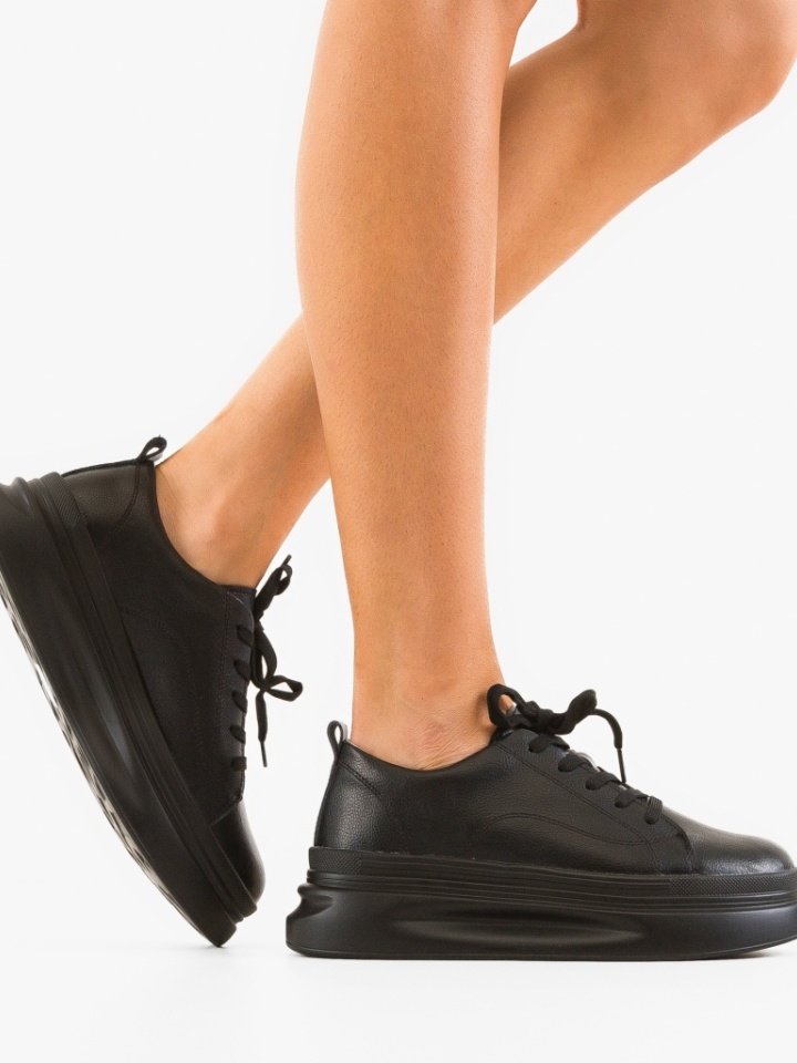 Спортни Rowna Черни > Новата колекция е тук